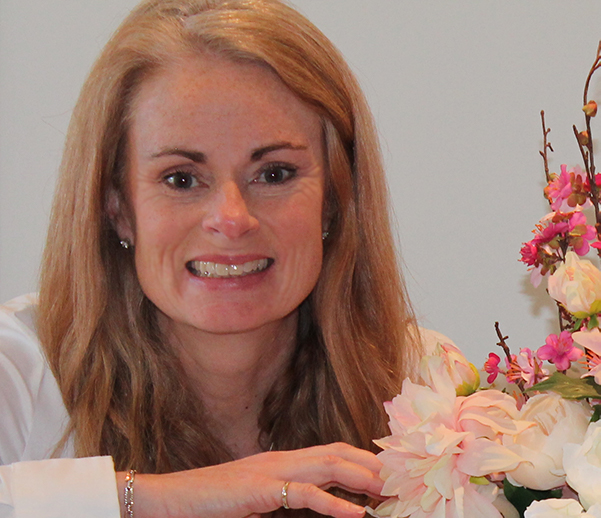 Heather Headshot - createLIFEBOOKS